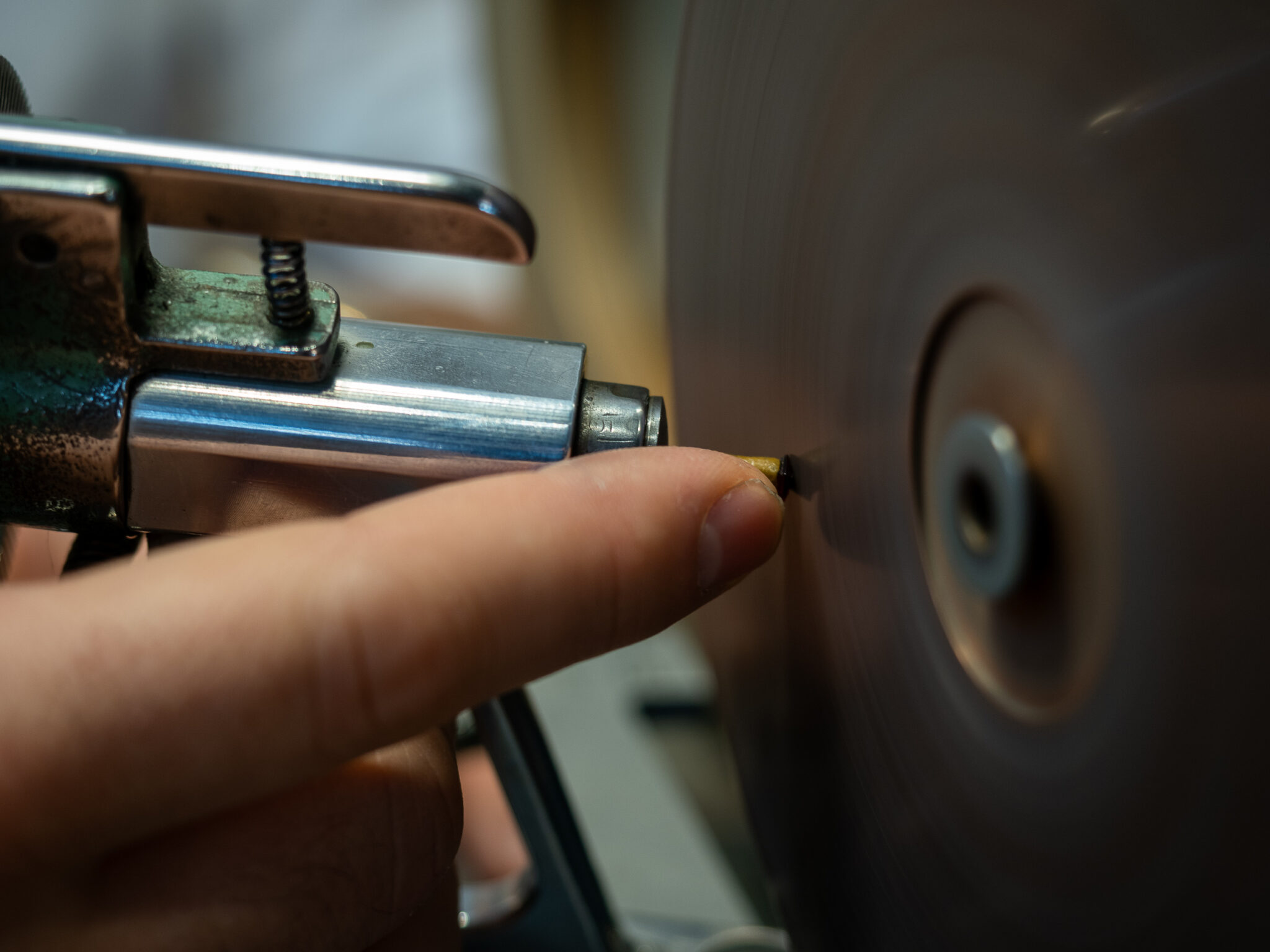 Meet the Lapidarist... Thibault Leclerc - Digital GemGenève